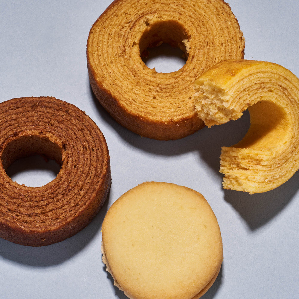 Fluffy Baumkuchen Cake & Coffee Gift Set (18 Pieces, 5 Flavors)